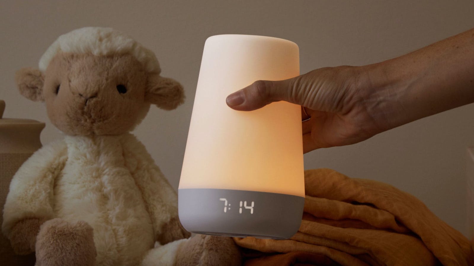 Hatch Rest+ 2nd gen smart sleep machine makes sleep magically simple ...