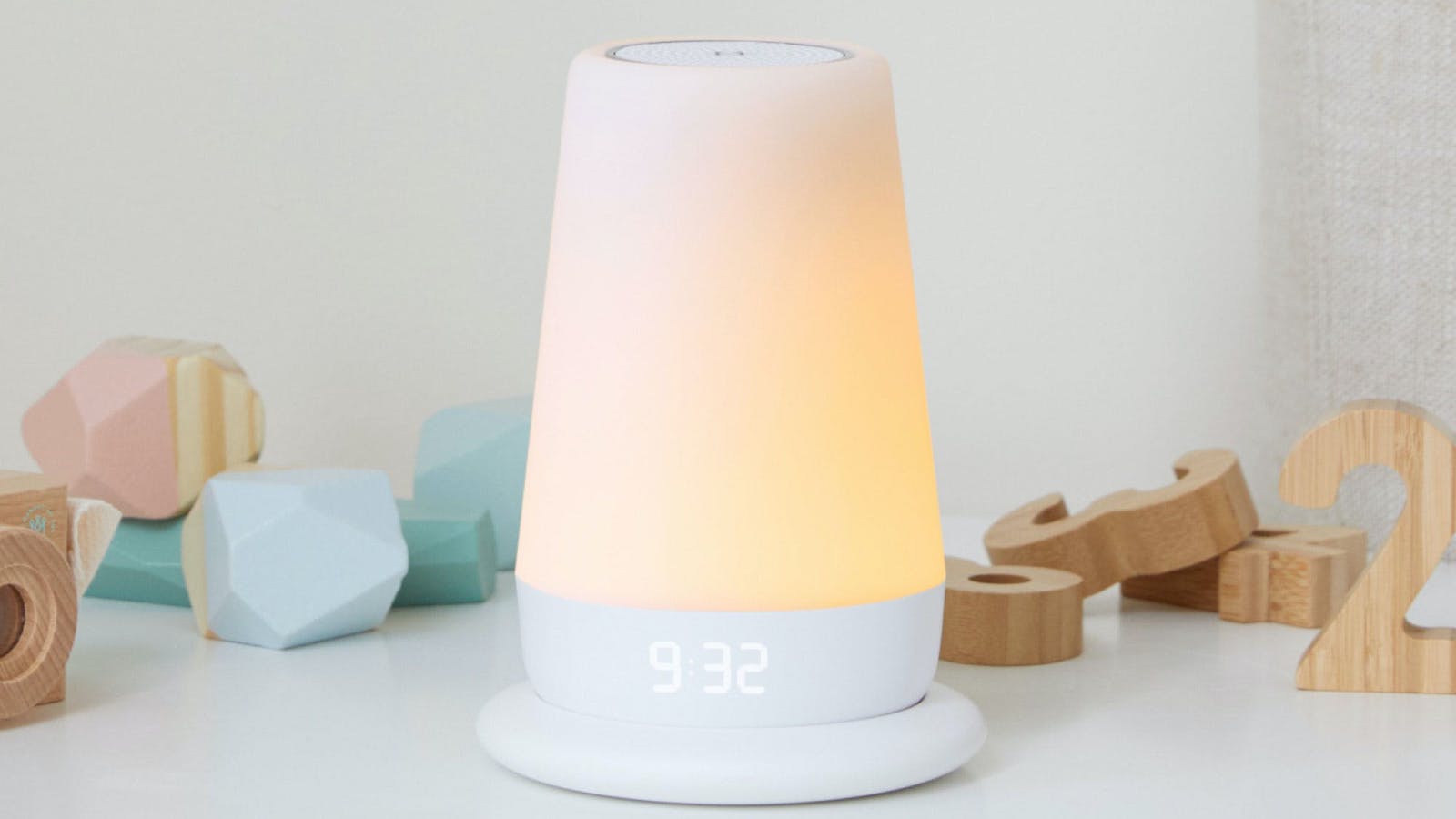 Hatch Rest+ 2nd gen smart sleep machine makes sleep magically simple ...