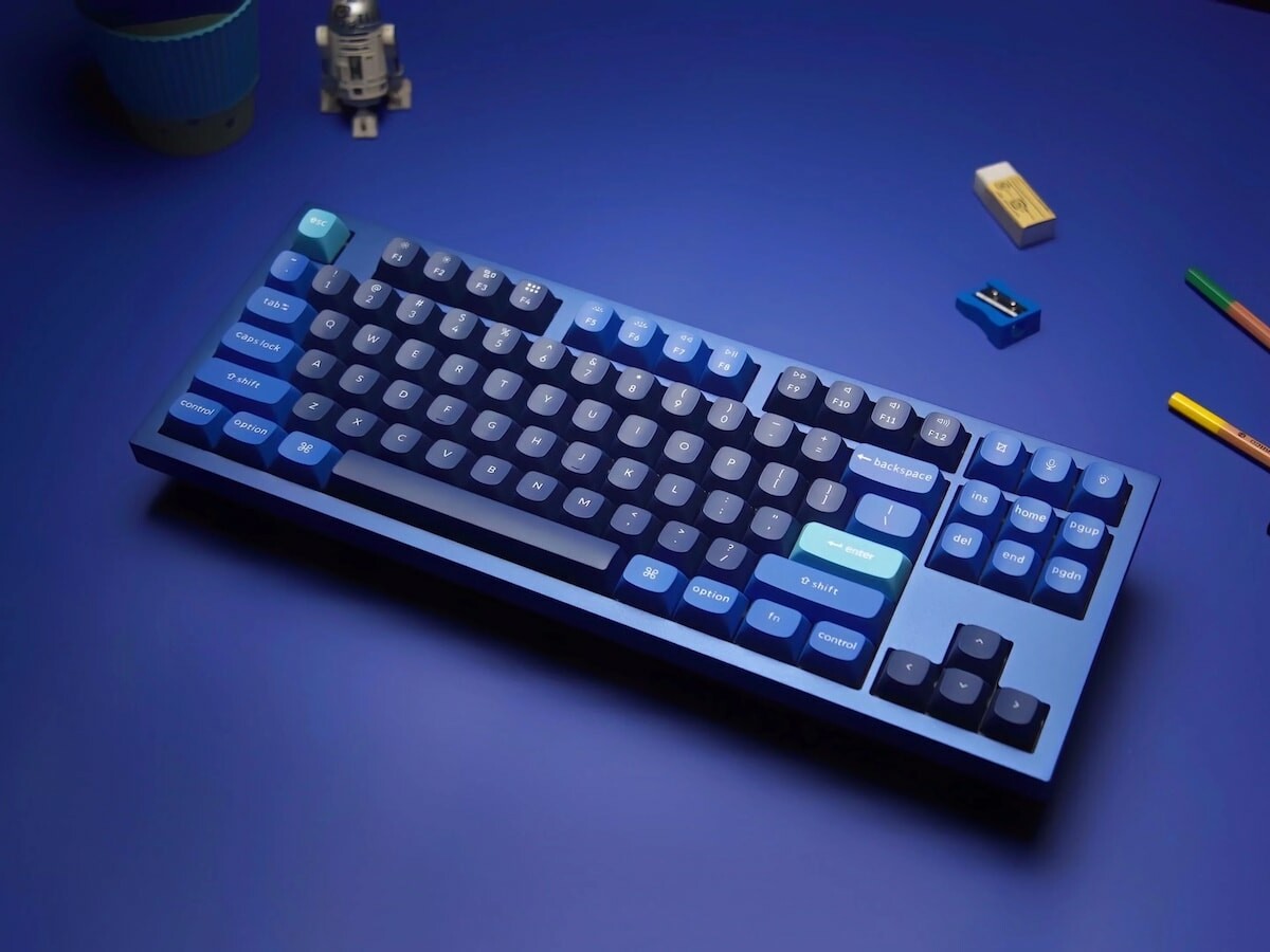 Keychron Q3 QMK custom mechanical keyboard has a tenkeyless layout ...