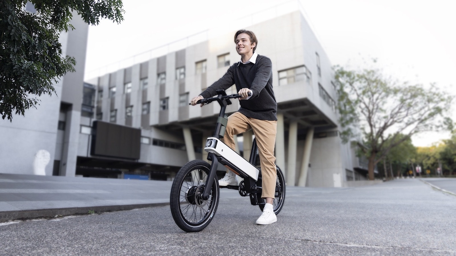 Acer ebii smart AI eBike offers a simple, minimalist design and modular ...