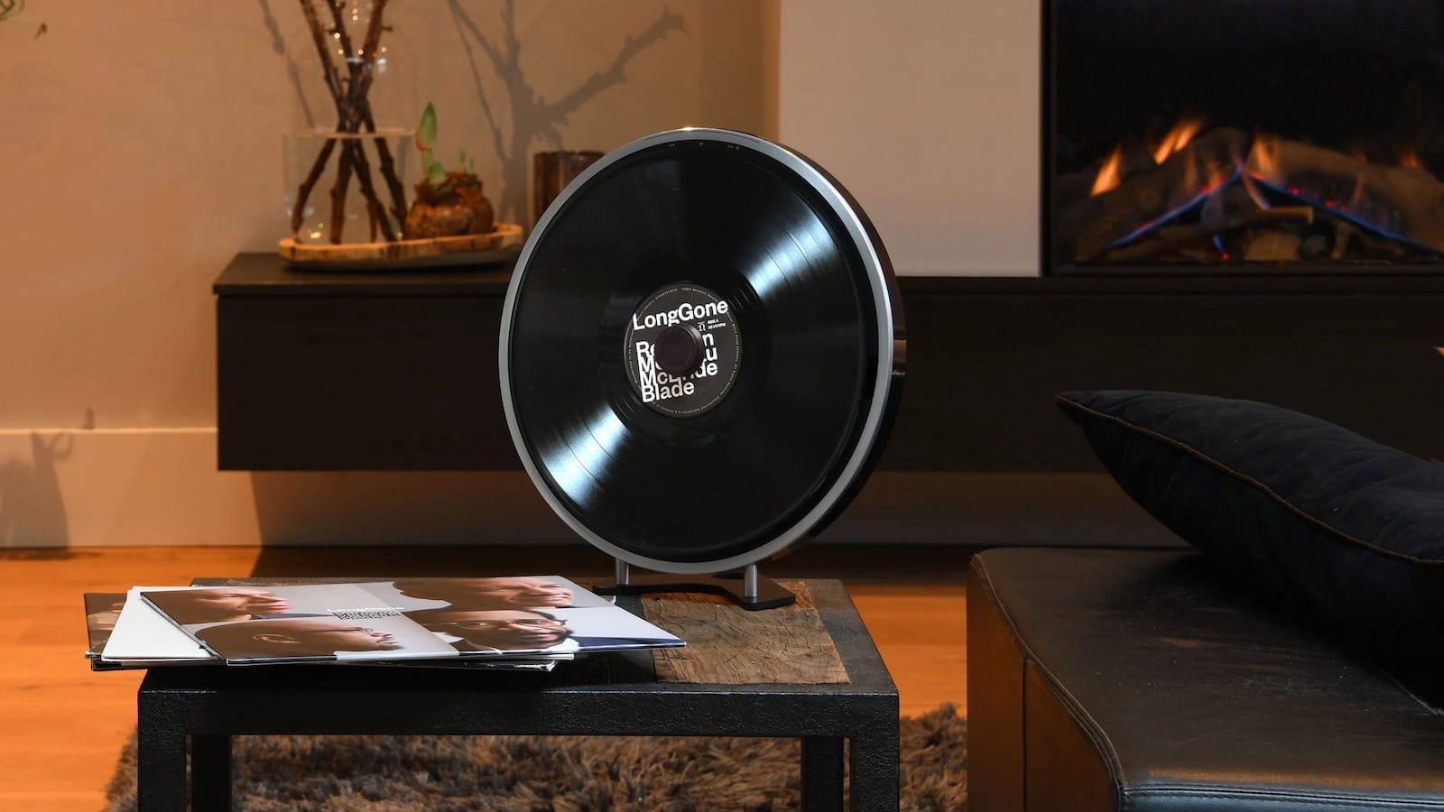 Miniot BV Black Wheel audiophile turntable runs counterclockwise in a ...
