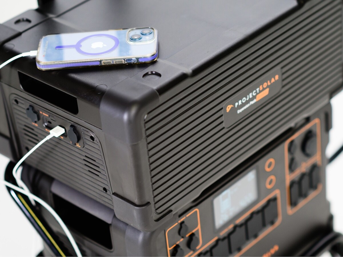 Project Solar Power Bank 2000 long-lasting battery storage expands up ...