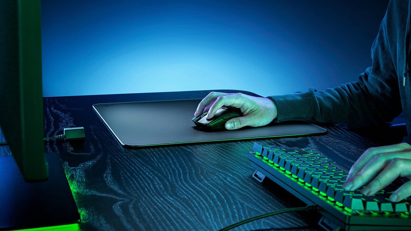 Razer Atlas tempered-glass gaming mouse mat has an ultra-smooth and ...