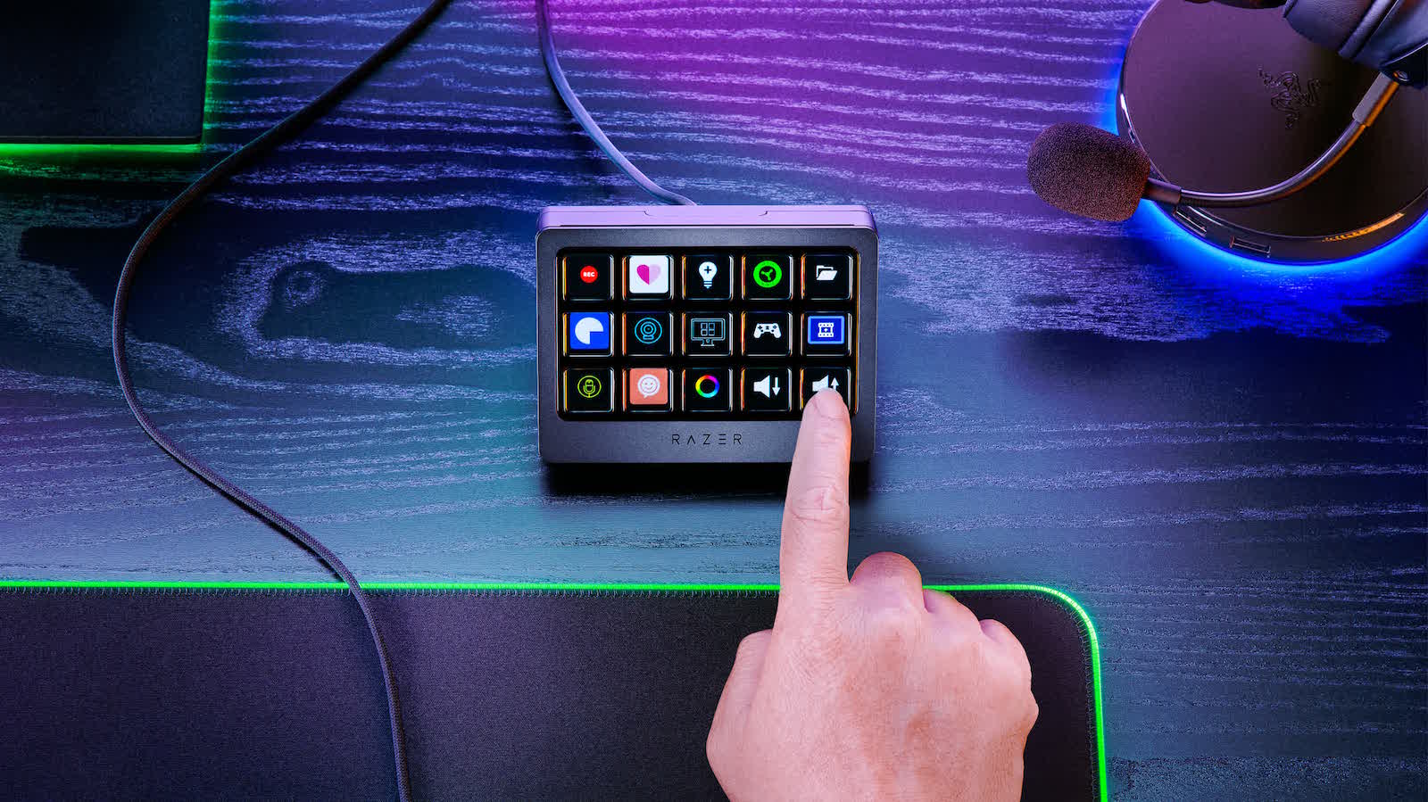 Razer Stream Controller X all-in-one control deck gives you access to ...