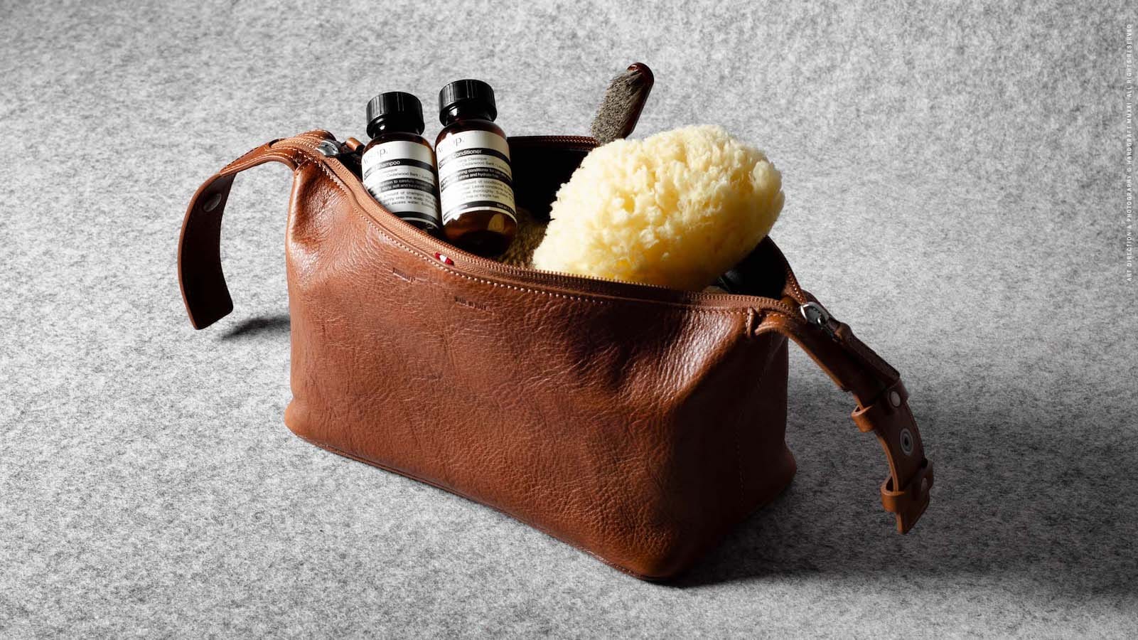hardgraft Belted Dopp Kit lets you unpop, unbelt, and unzip with ...