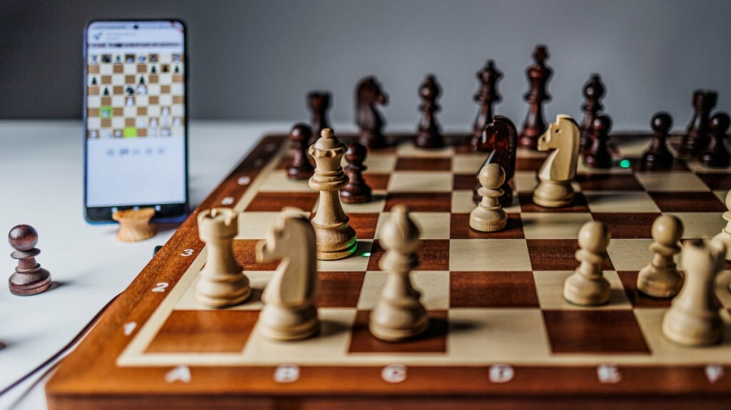 Review: iChessOne foldable electronic chessboard lets you play online