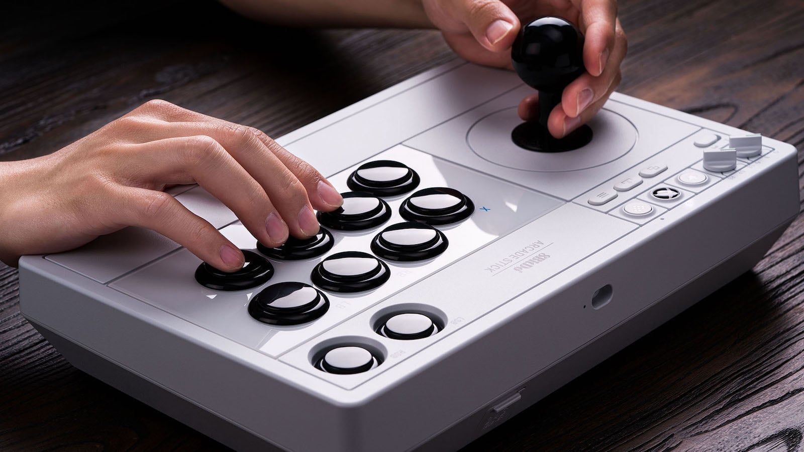8BitDo Arcade Stick for Xbox has a simple yet powerful design
