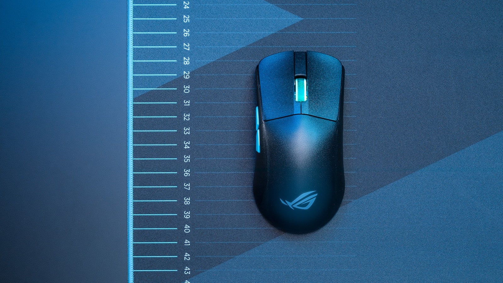 Hone Ace Aim Lab by ASUS ROG mouse pad helps improve aim