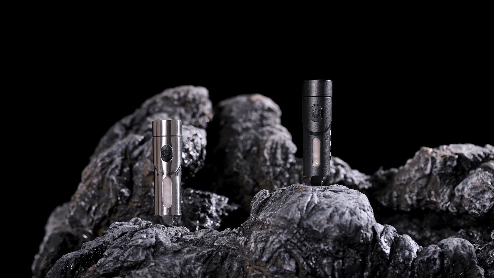 This versatile EDC flashlight delivers up to 1,100 lumens of brightness