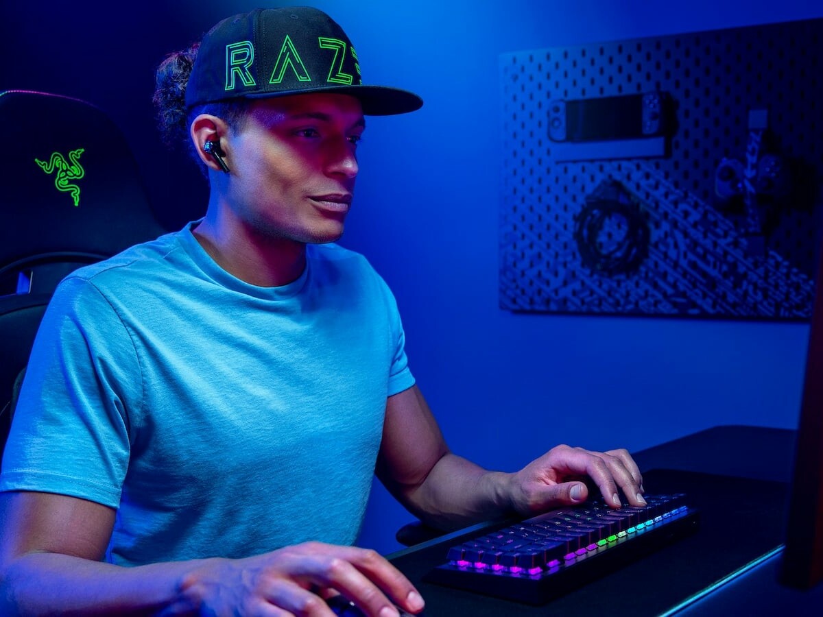 Razer Hammerhead Pro Hyperspeed earbuds work across platform