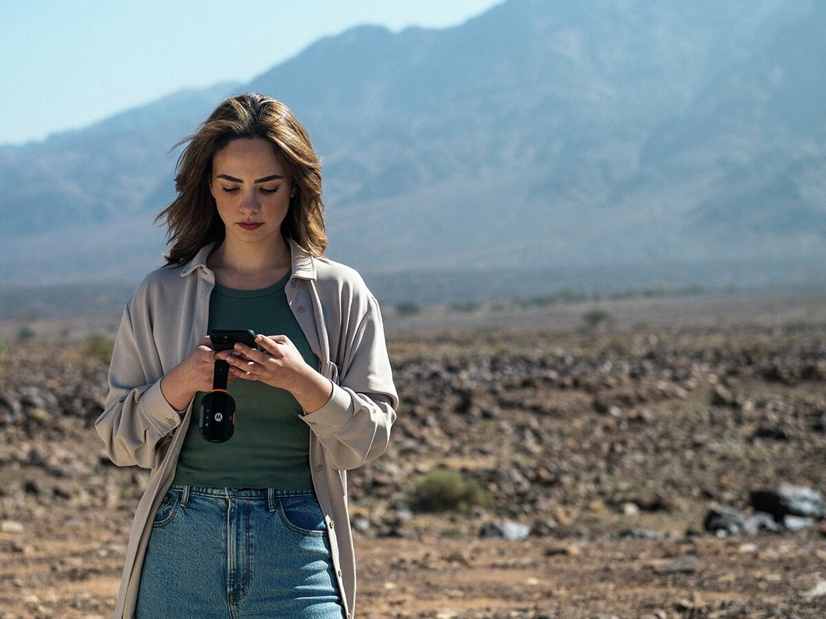 The motorola defy satellite link keeps you connected