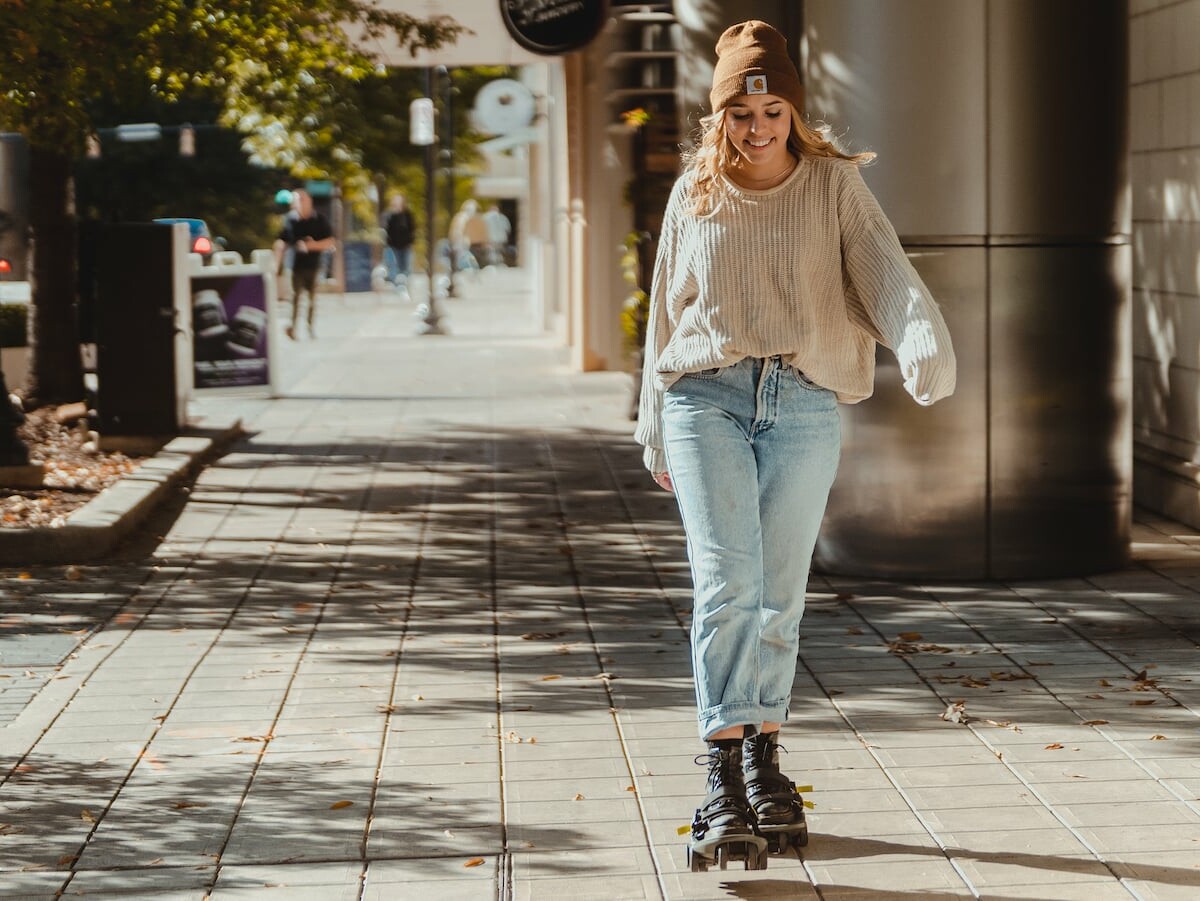 These AI electric shoe skates take you farther with each step