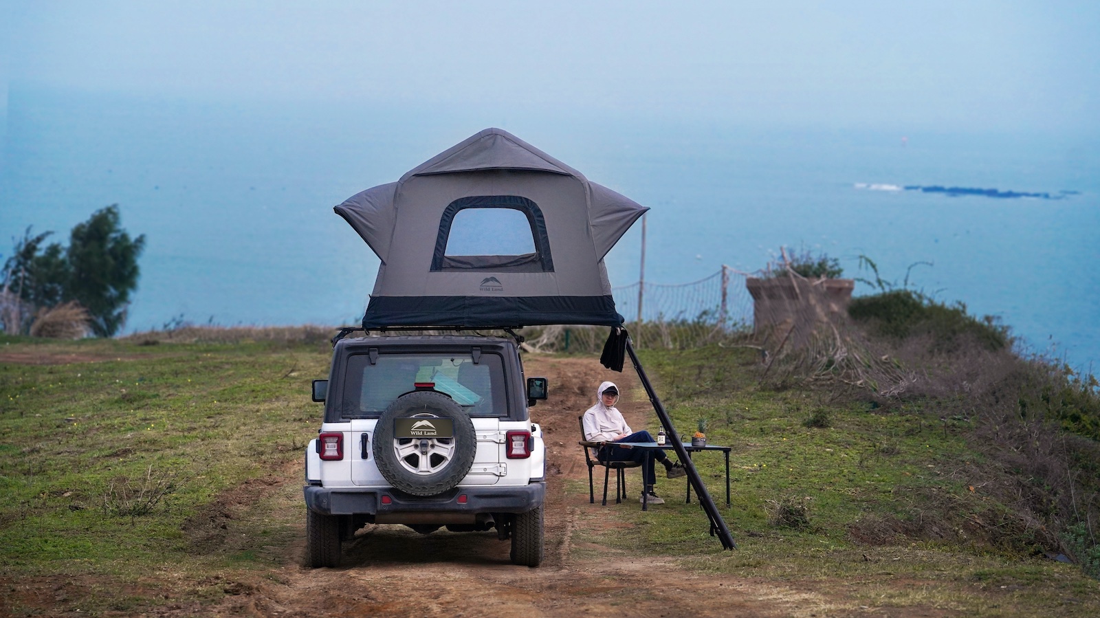 This lightweight RTT works with any type of vehicle