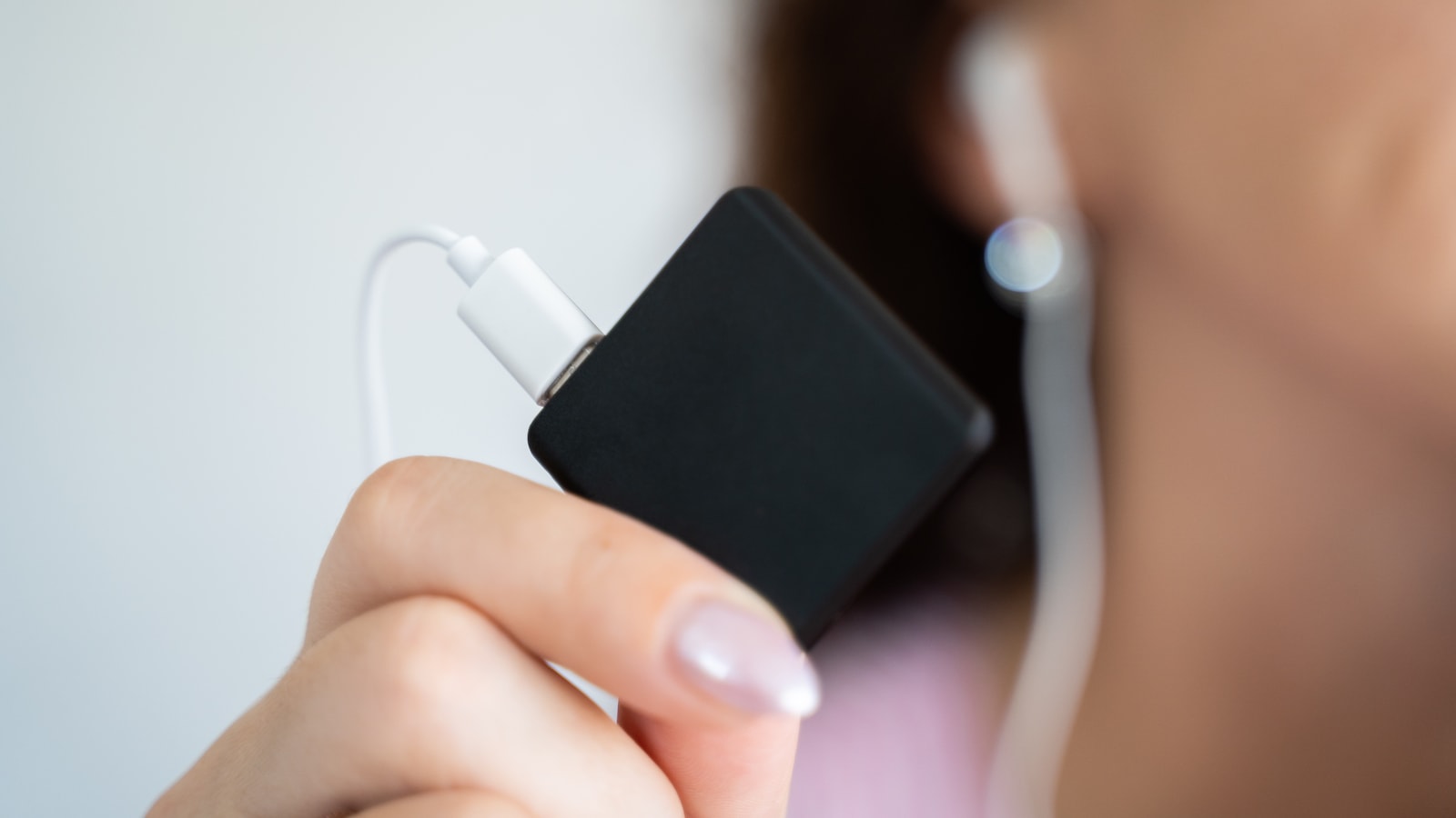 This mini voice recorder effortlessly captures audio