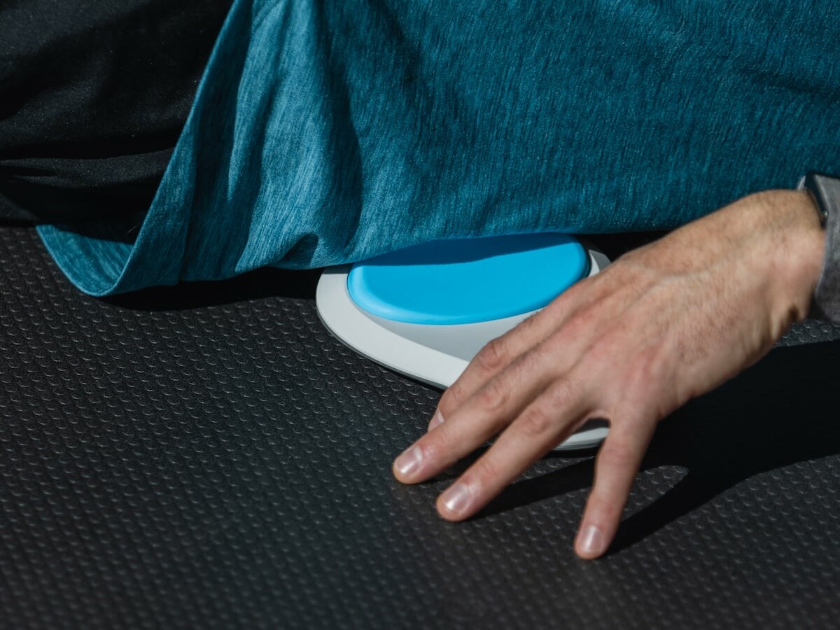 The Bax-si SI device helps relieve lower back pain