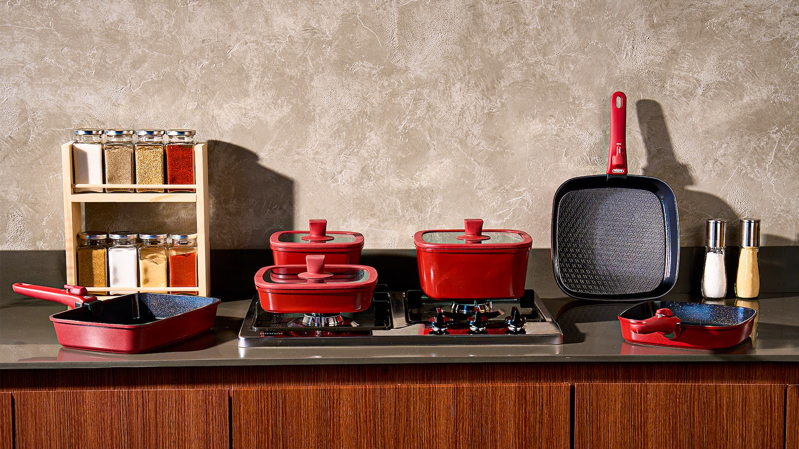This square cooking system stacks easily to take up less space than 1 pan