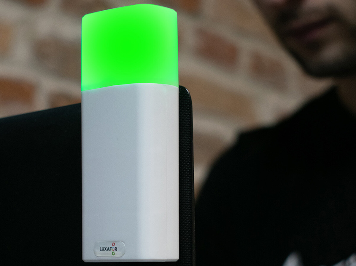 This LED do-not-disturb light eliminates interruptions