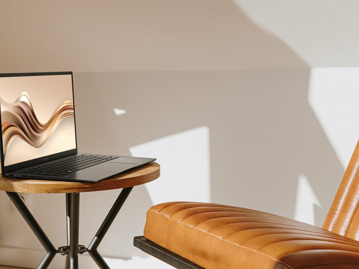 The ASUS Zenbook 14 OLED UM3406 has built-in AI engines