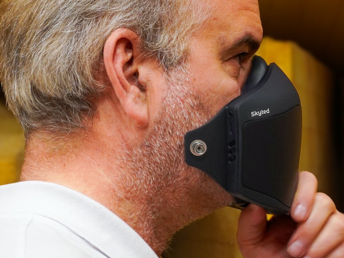 This confidential call wearable allows you to make private calls anywhere