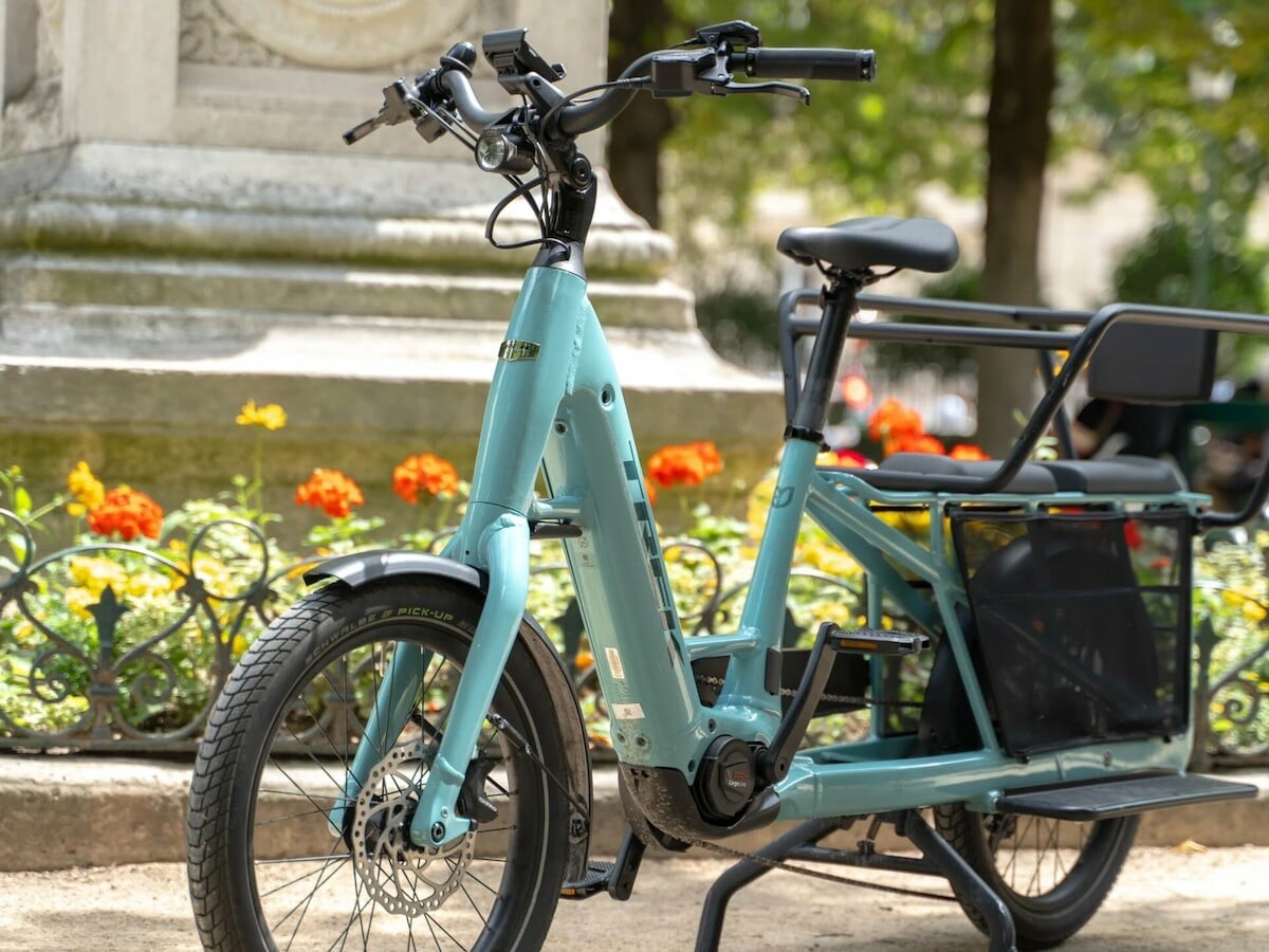 This compact electric cargo bike hauls up to 175 pounds of cargo