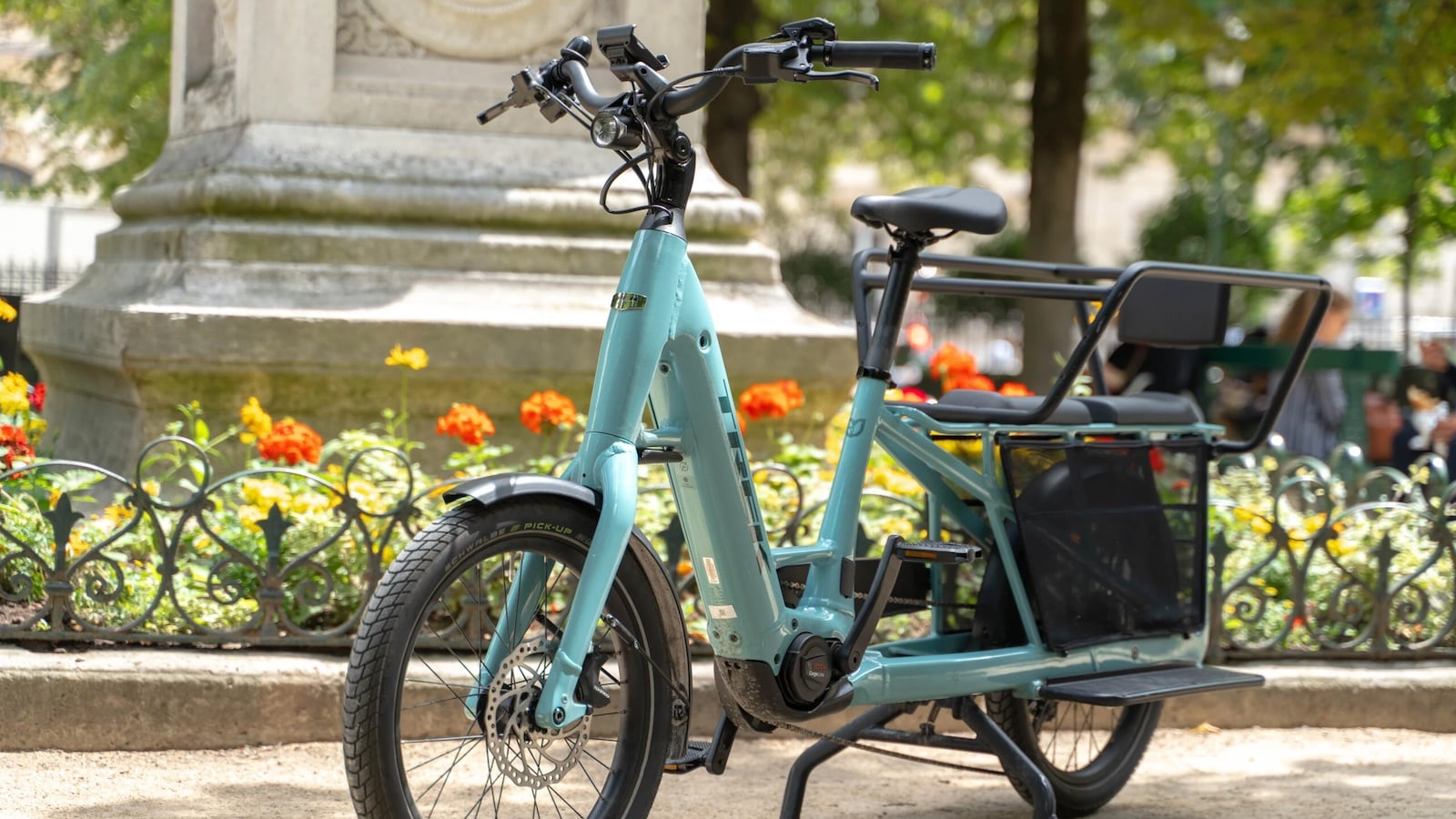 This compact electric cargo bike hauls up to 175 pounds of cargo