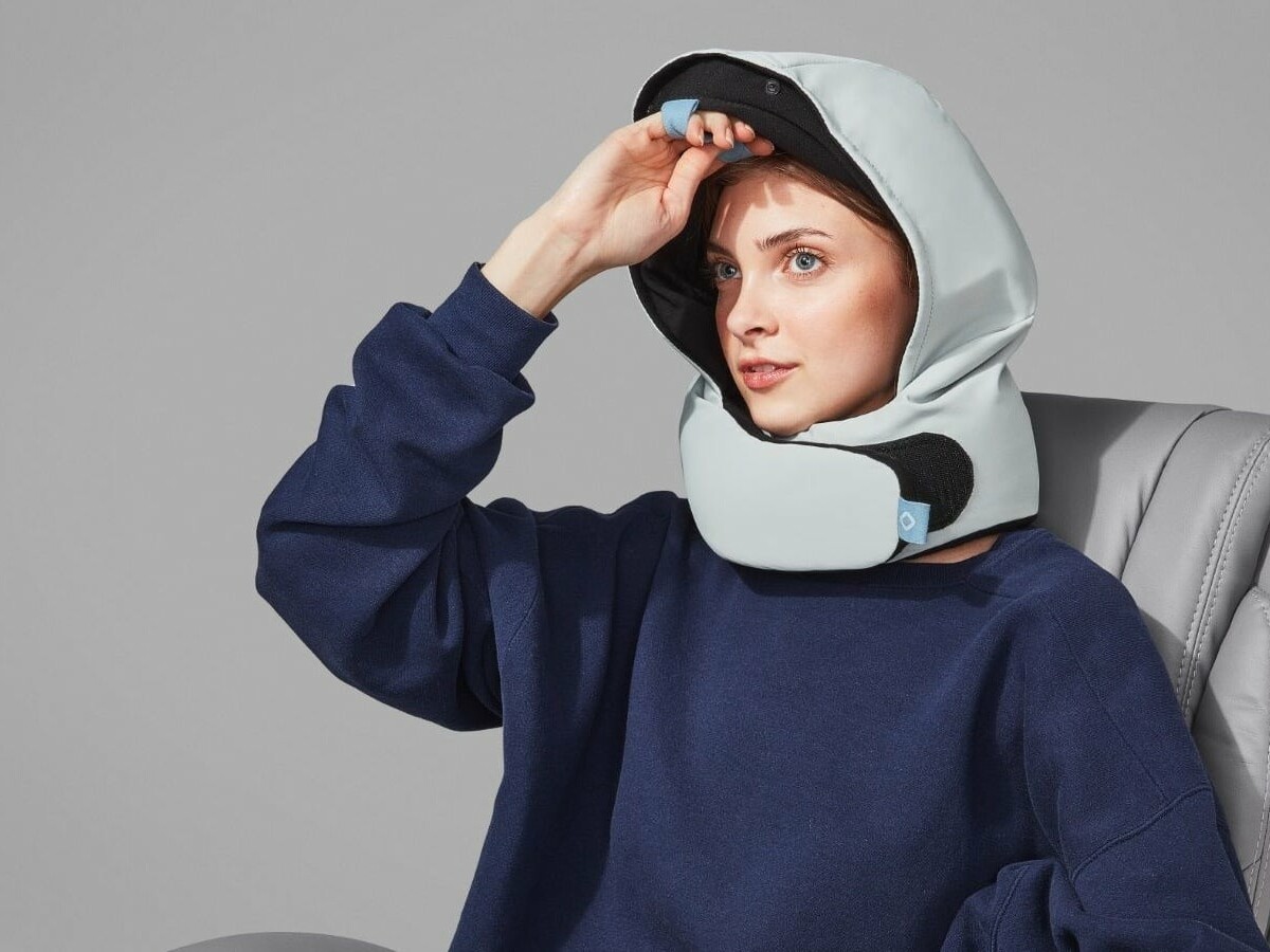 Pluto POD Travel Pillow actually helps you sleep during flights