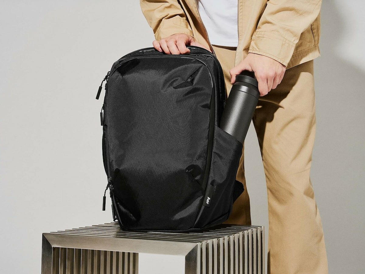 These minimalist work bags are ideal for on-the-go professionals