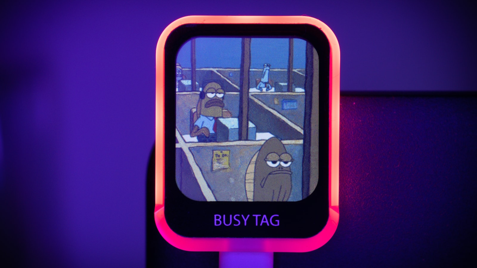 This workplace expression display device shows what's going on