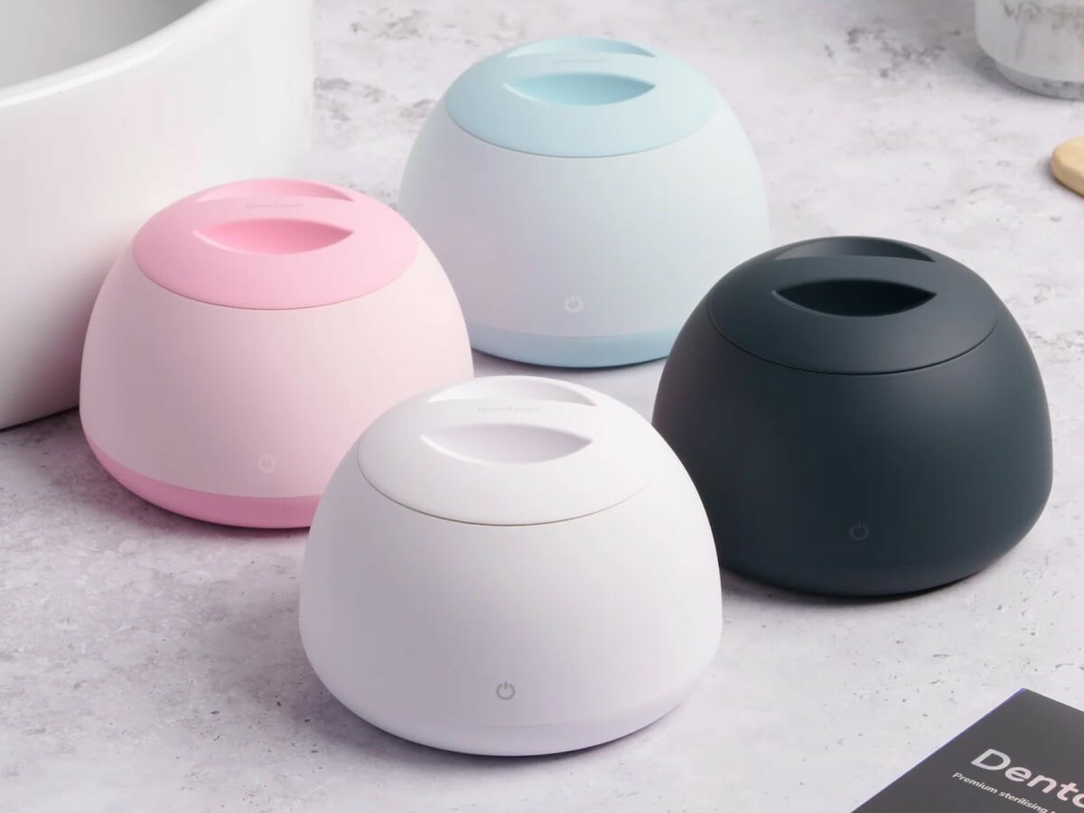 This ultrasonic cleaning machine kills bacteria on mouth devices