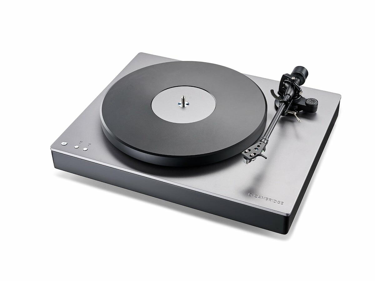 This direct drive turntable makes your vinyls sound fantastic