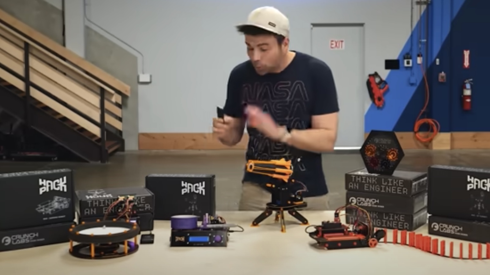 These STEM subscription boxes deliver a buildable robot