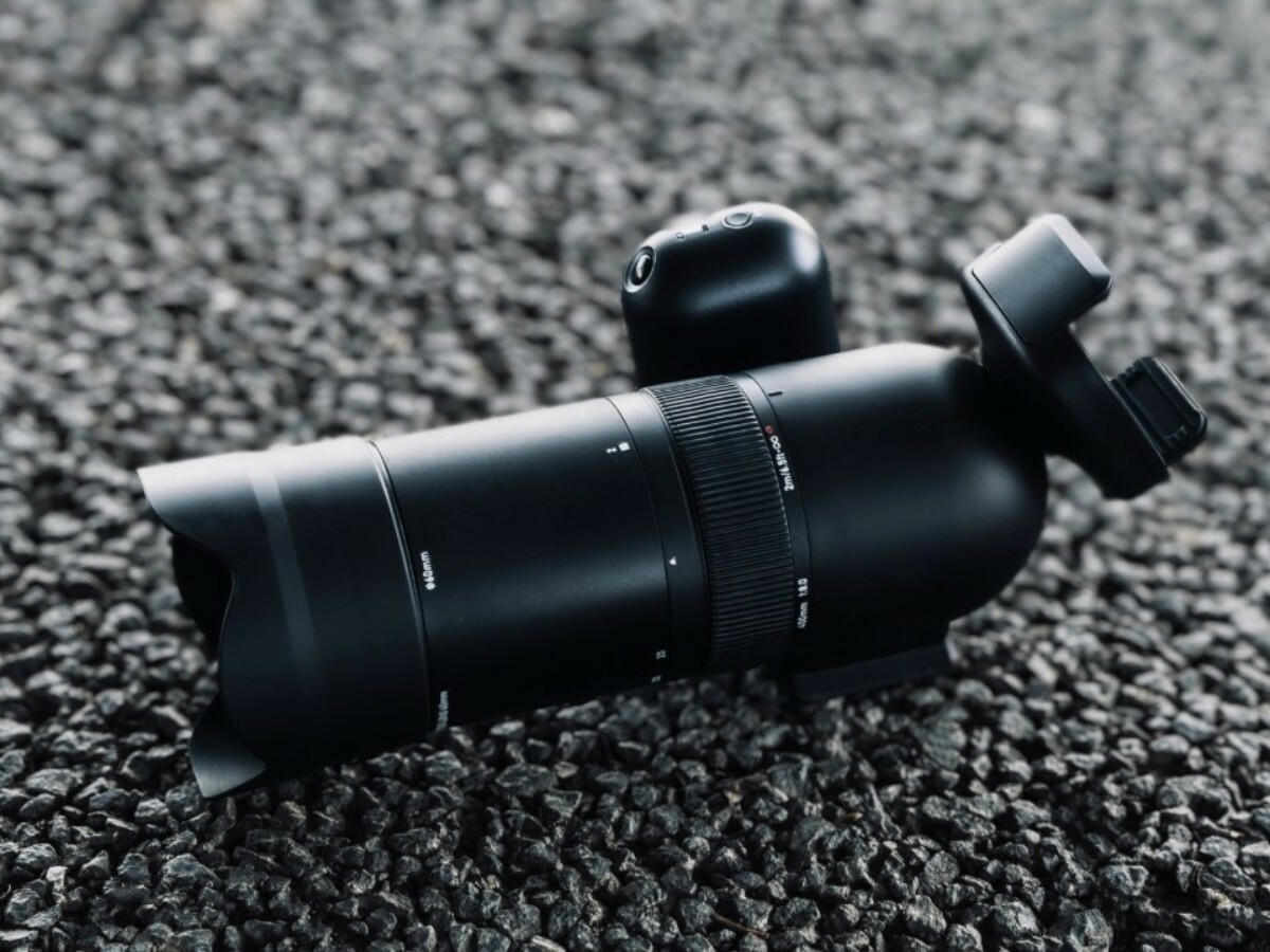 This Super Telephoto Camera has an intelligent, lightweight design