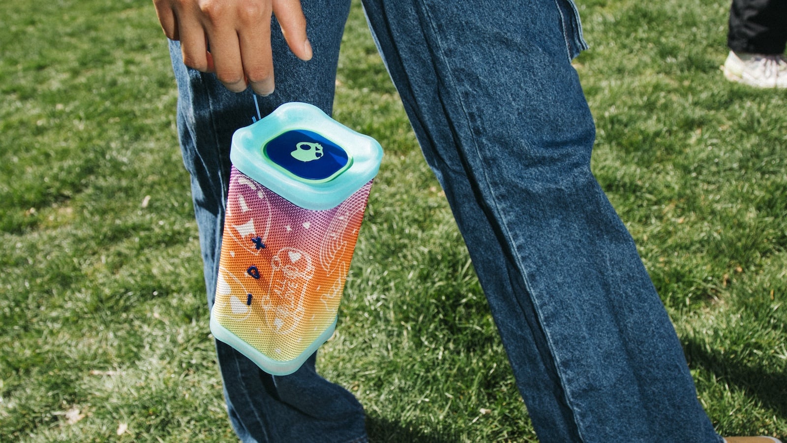 Skullcandy Terrain XL wireless bluetooth speaker boosts battery life