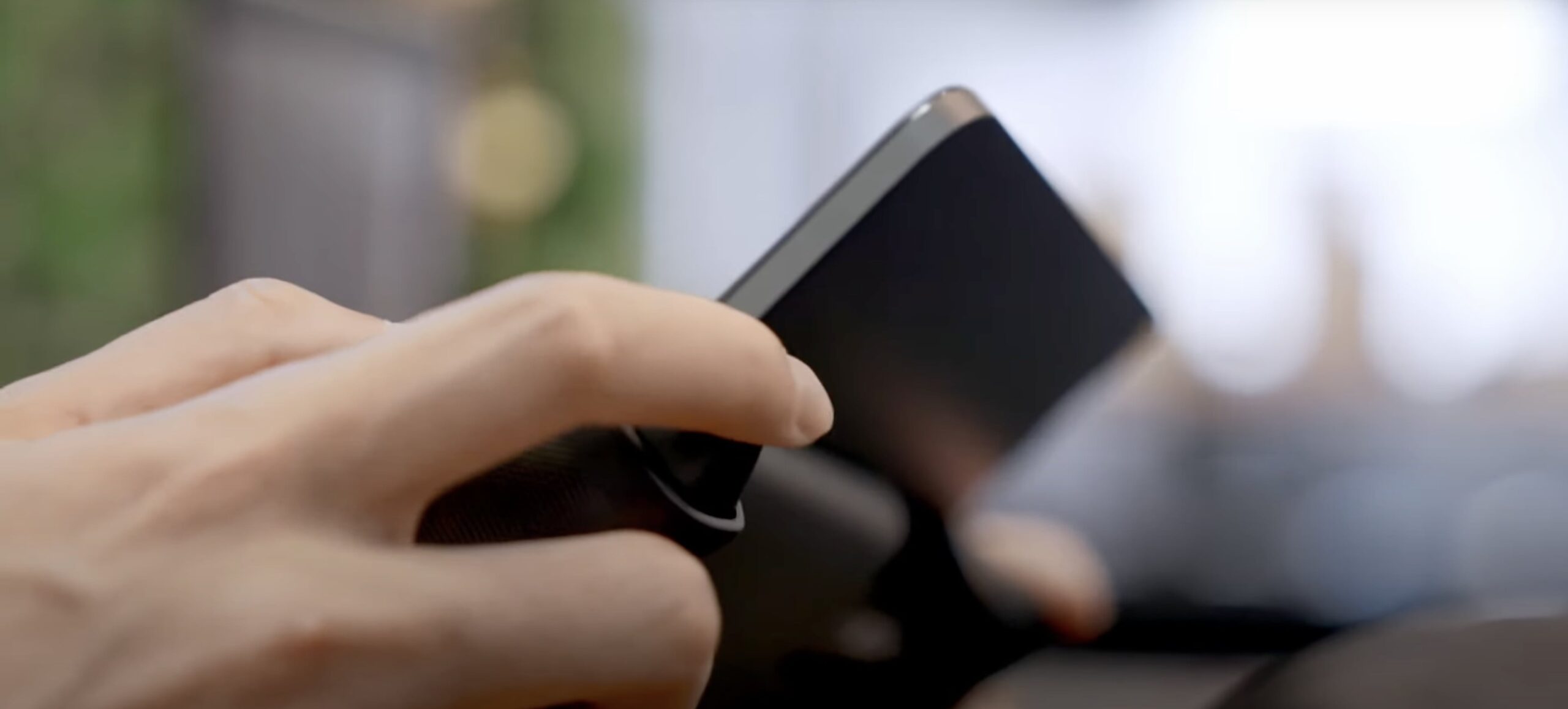 This Bluetooth Mobile Controller Supports Most Platforms!