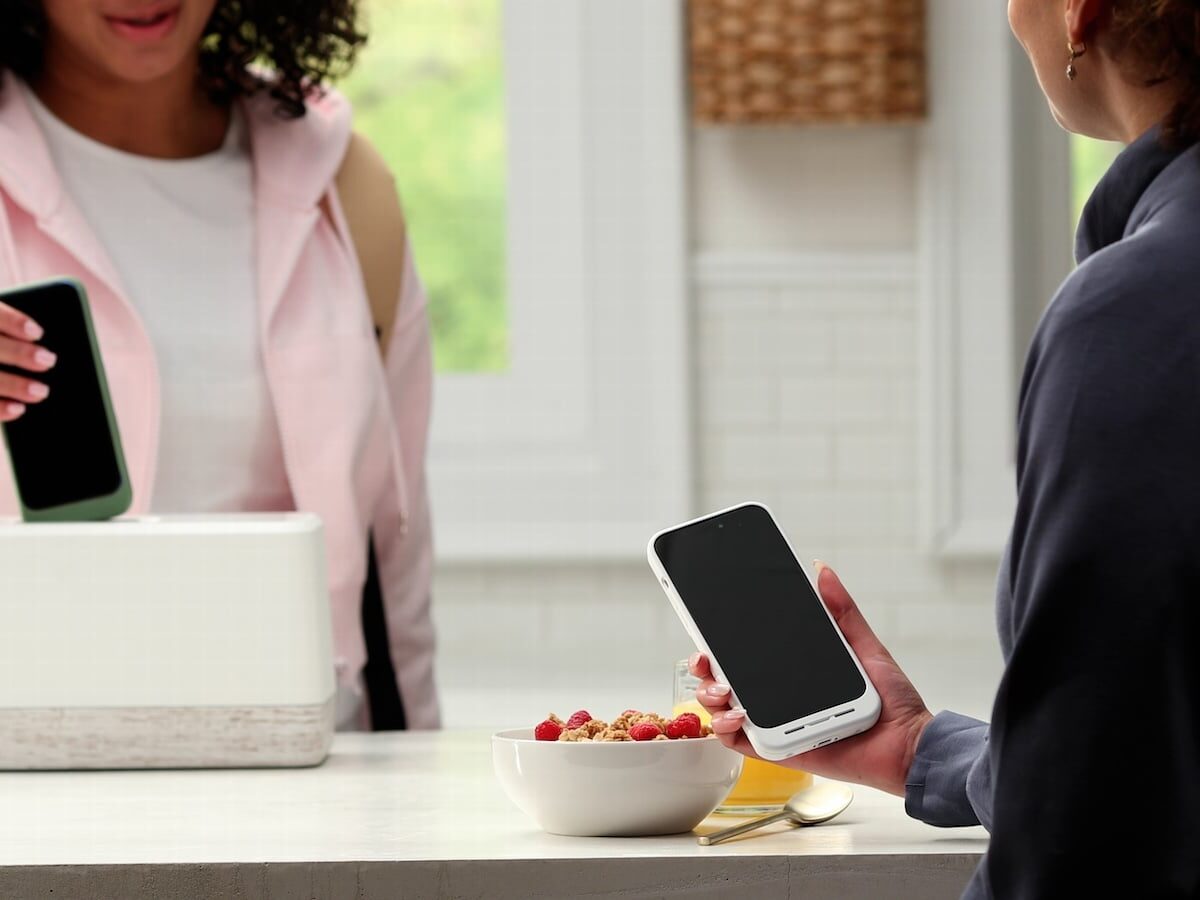 The Swippitt system doubles your phone's battery capacity