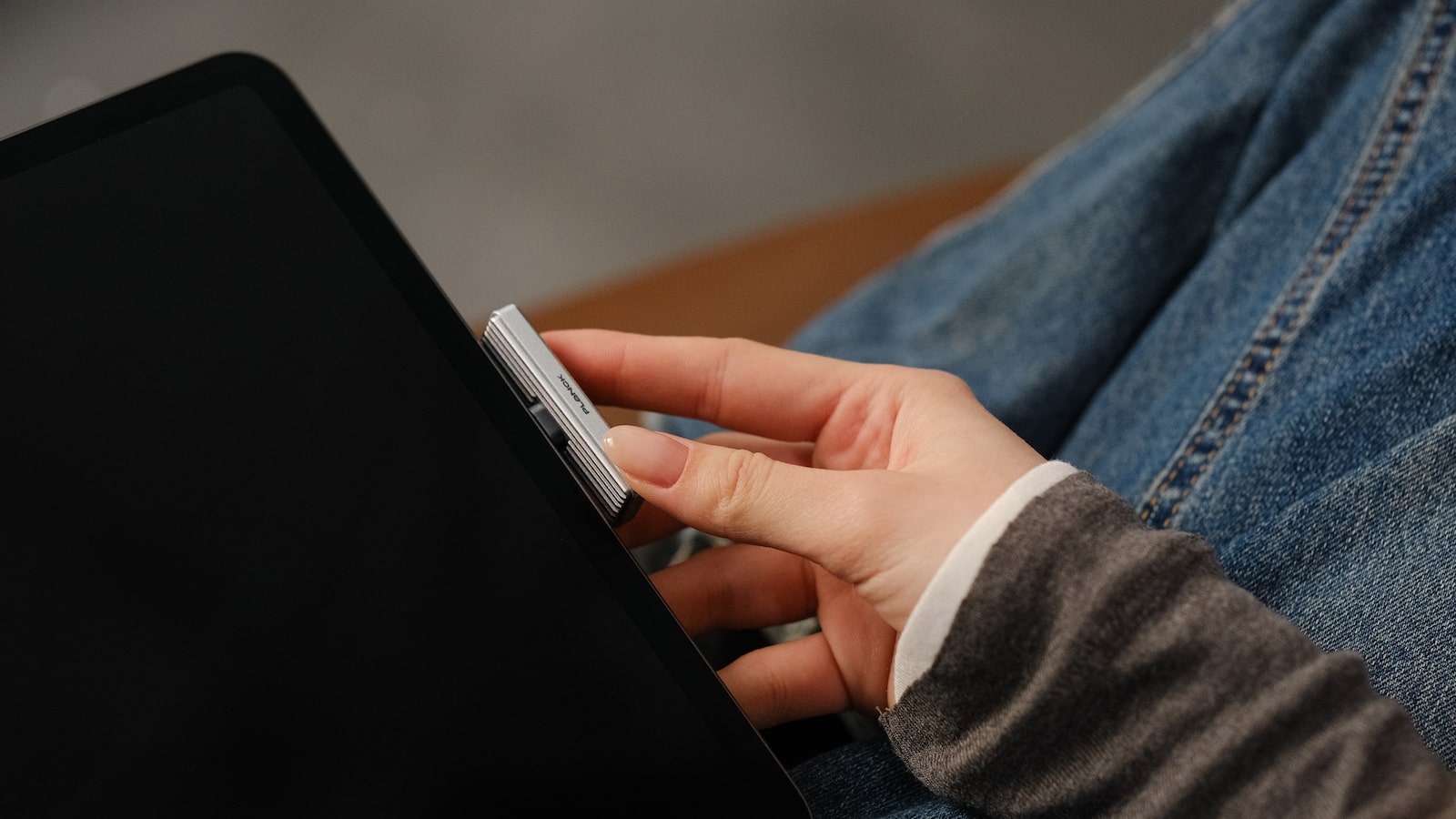 Planck SSD Palm-Sized SSD on Gadget Flow