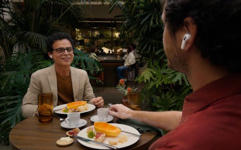 6 Best translator earbuds for offline use, work, and travel