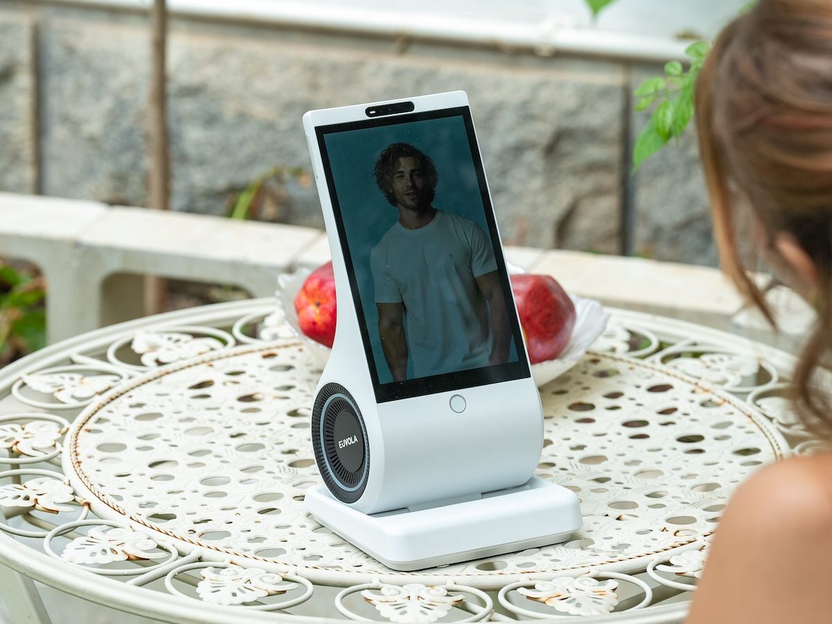Euvola Emotional AI Companion Device with Familiar Voice & Likeness ...