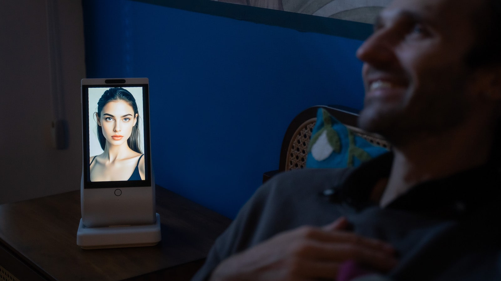 Euvola Emotional AI Companion Device with Familiar Voice & Likeness ...