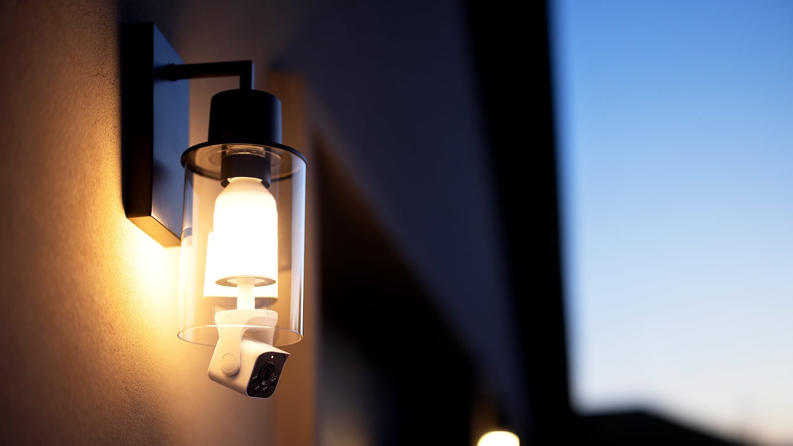 Wyze Bulb Cam is a 2-in-1 outdoor security camera!