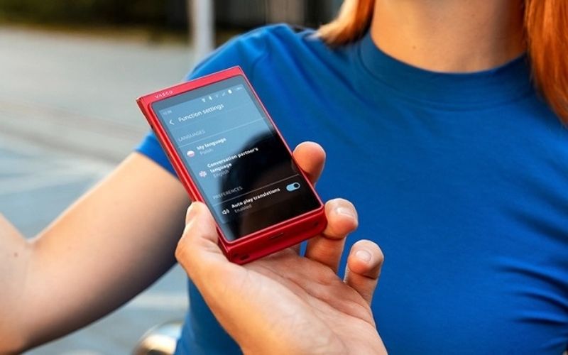 4 Best translator earbuds for offline use, work, and travel