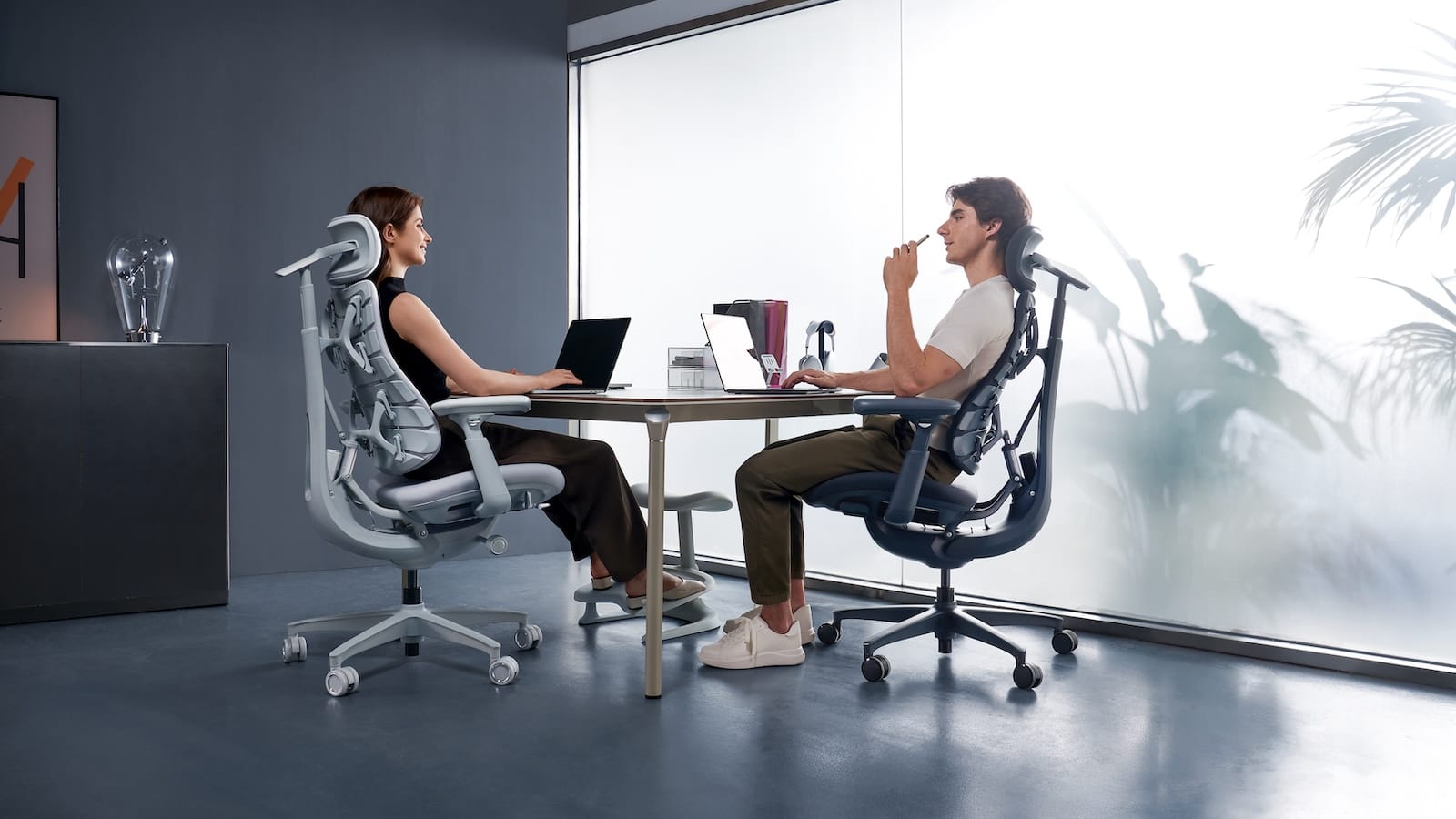 LiberNovo Omni office chair keeps your entire body alligned