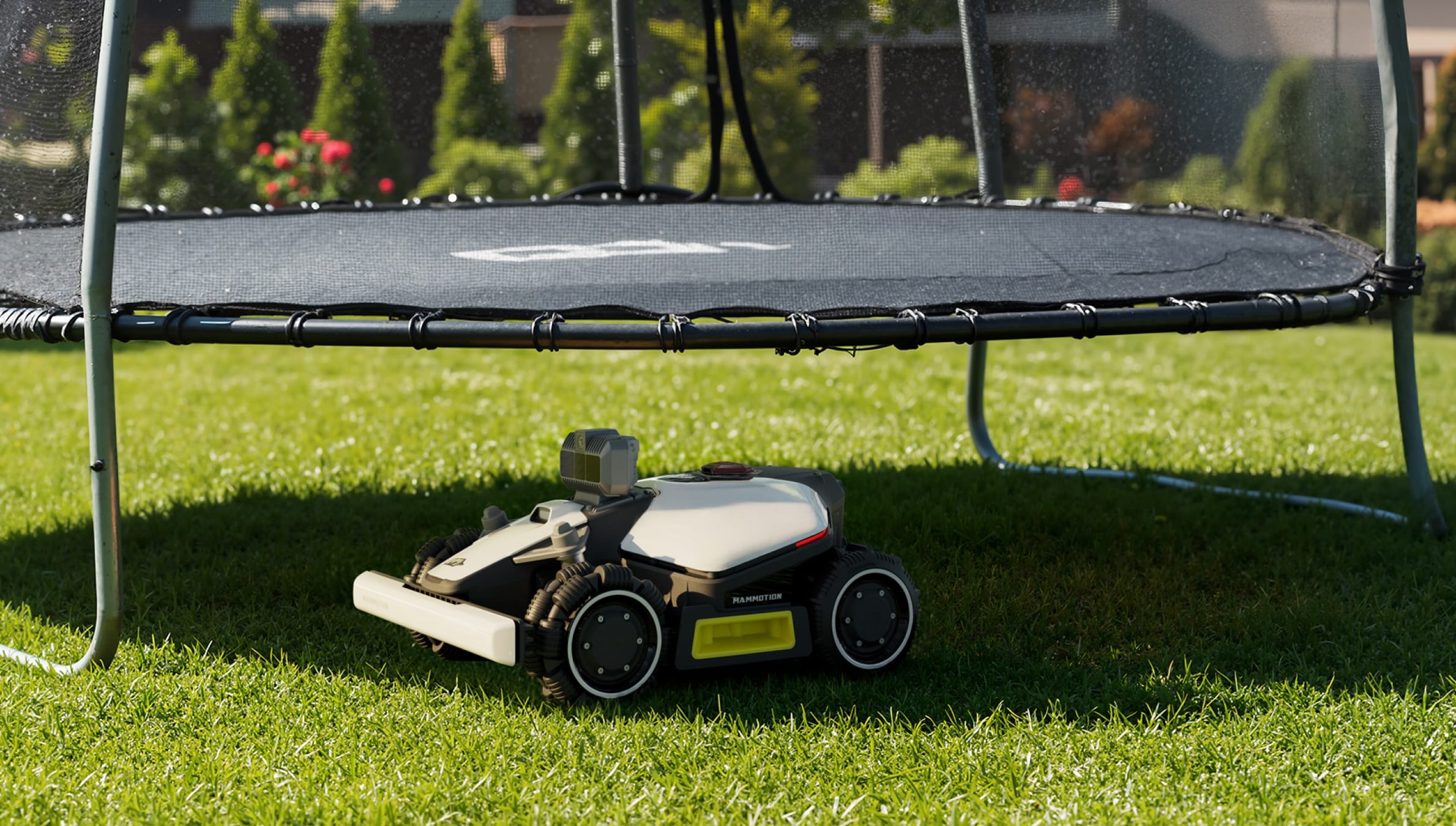 MAMMOTION LUBA mini AWD covers up to 1,500 meters squared