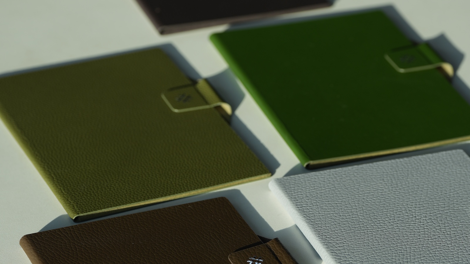 cuneflow E-Ink AI Notebook | Key Features, Price & Alternatives