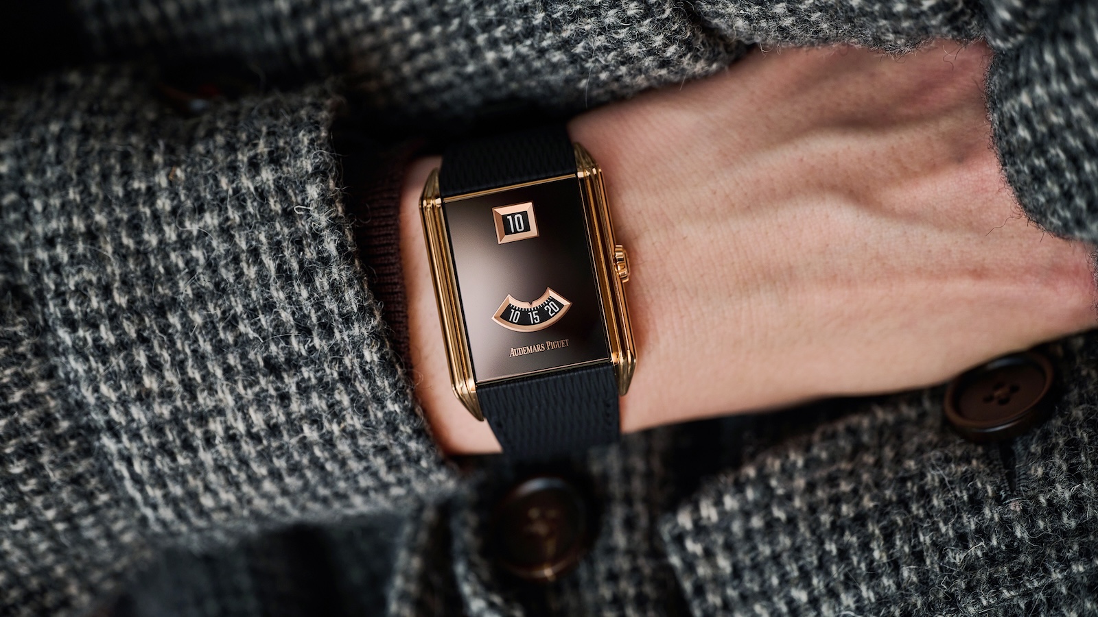 Neo Frame Jumping Hour Watch | Key Features, Price & Alternatives